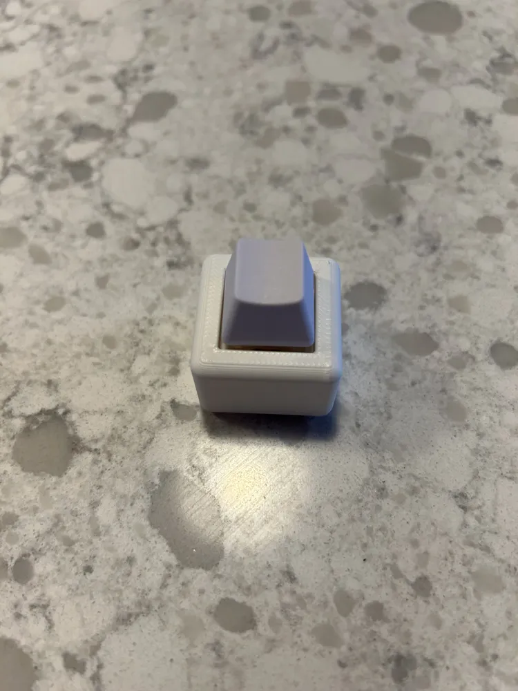 1 Key Keyboard Fidget Keychain - Free 3D Print Model - MakerWorld