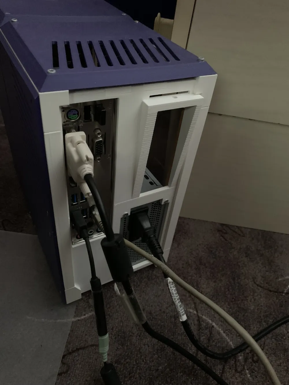 COMPLETELY 3D PRINTED 11L MATX CASE -SFX PSU by intommy - MakerWorld