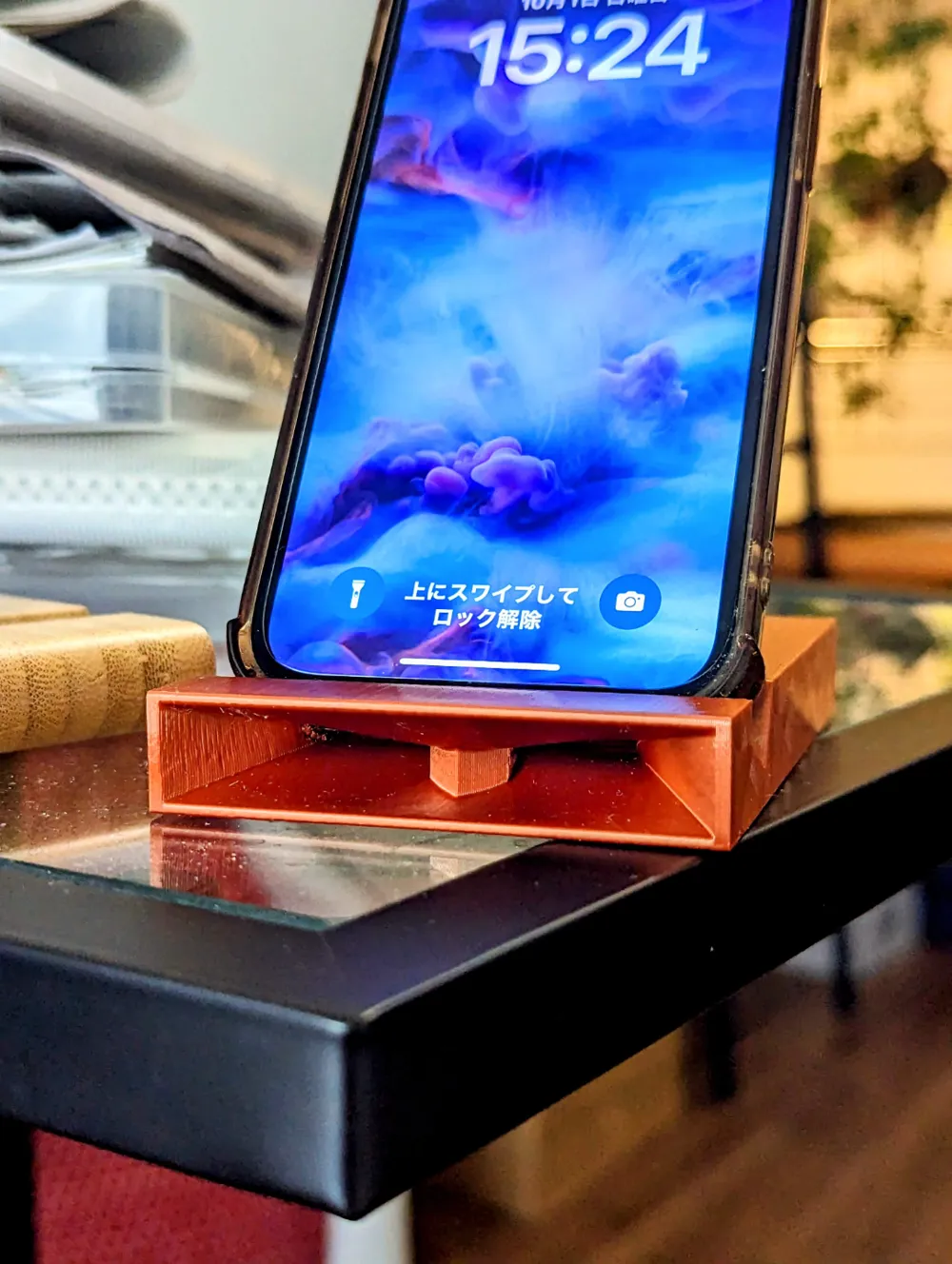 Simple, elegant phone holder with speaker amplifier - multiple sizes ...