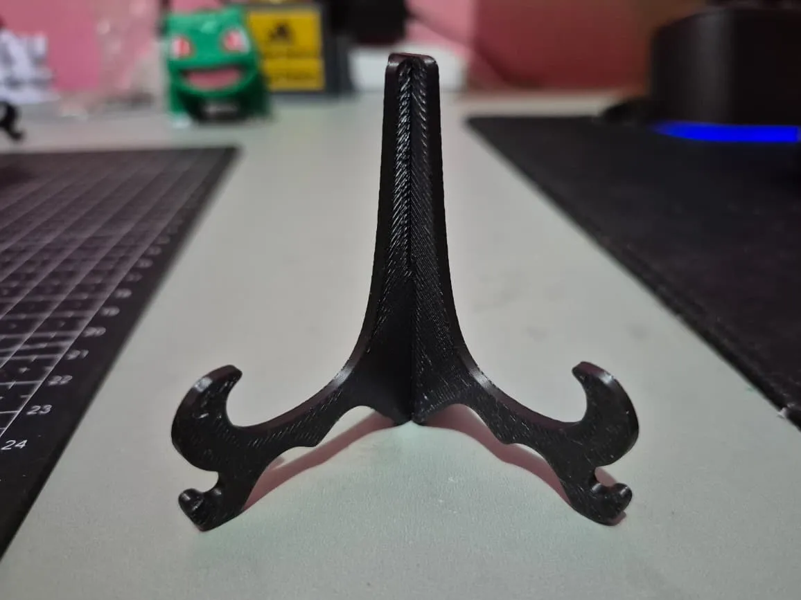 Small Stand for Frames/Plates or Decorations - Free 3D Print Model ...