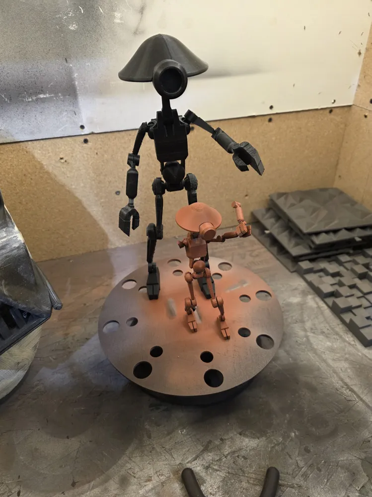 pit droid - Free 3D Print Model - MakerWorld