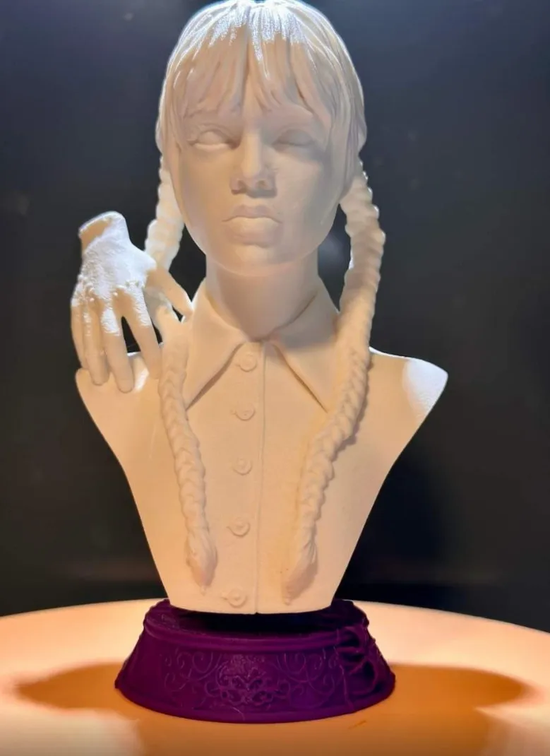 Wednesday & Hand Büste by xBuild3D MakerWorld: Download Free 3D Models