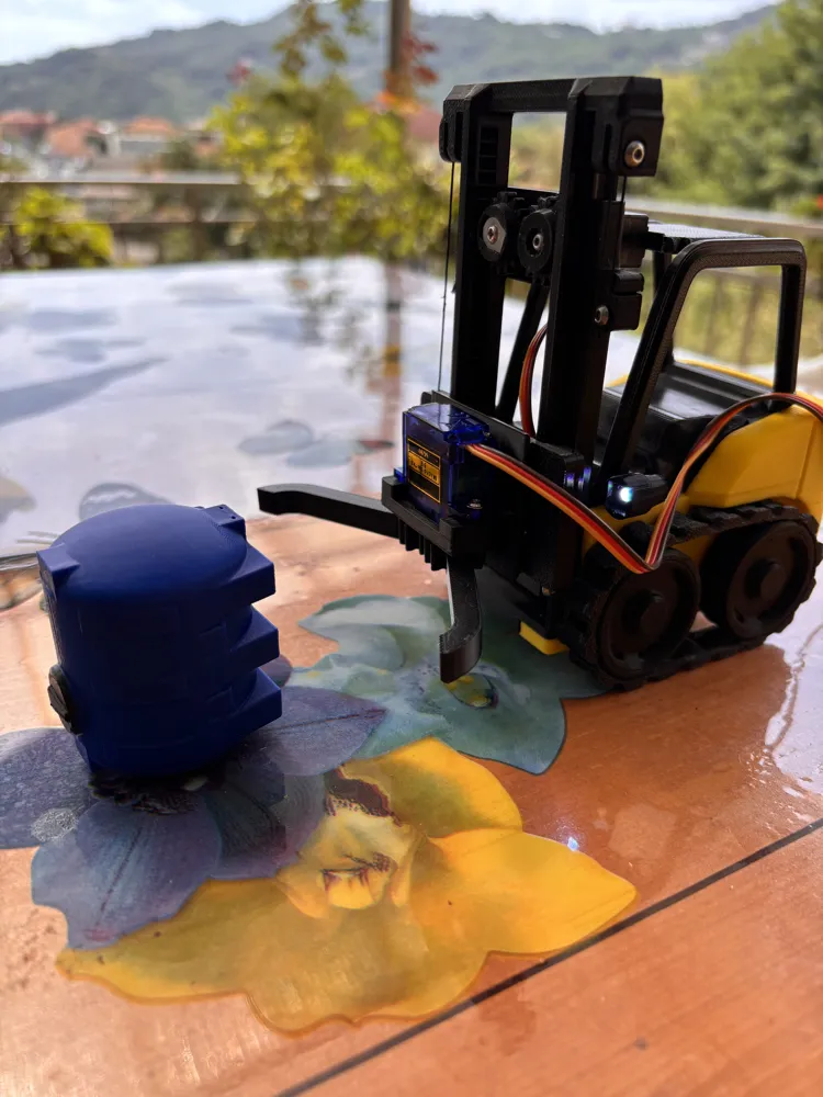 CyberBrick robotic gripper for forklift - quick release by fracogo04 ...