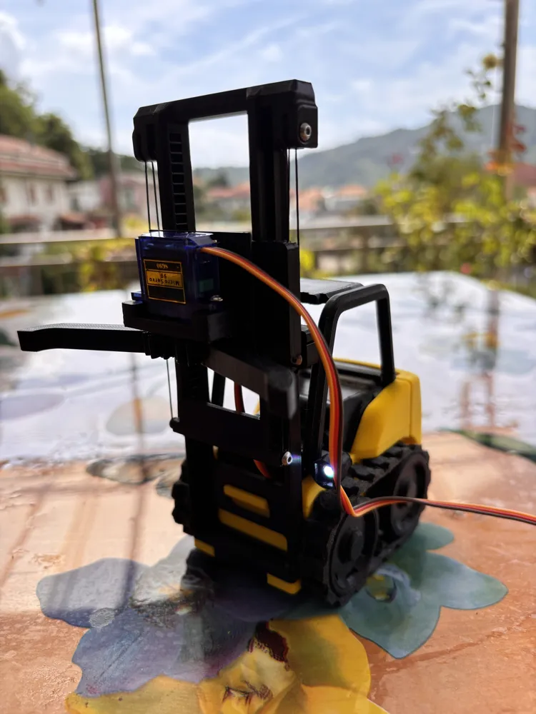 CyberBrick robotic gripper for forklift - quick release by fracogo04 ...