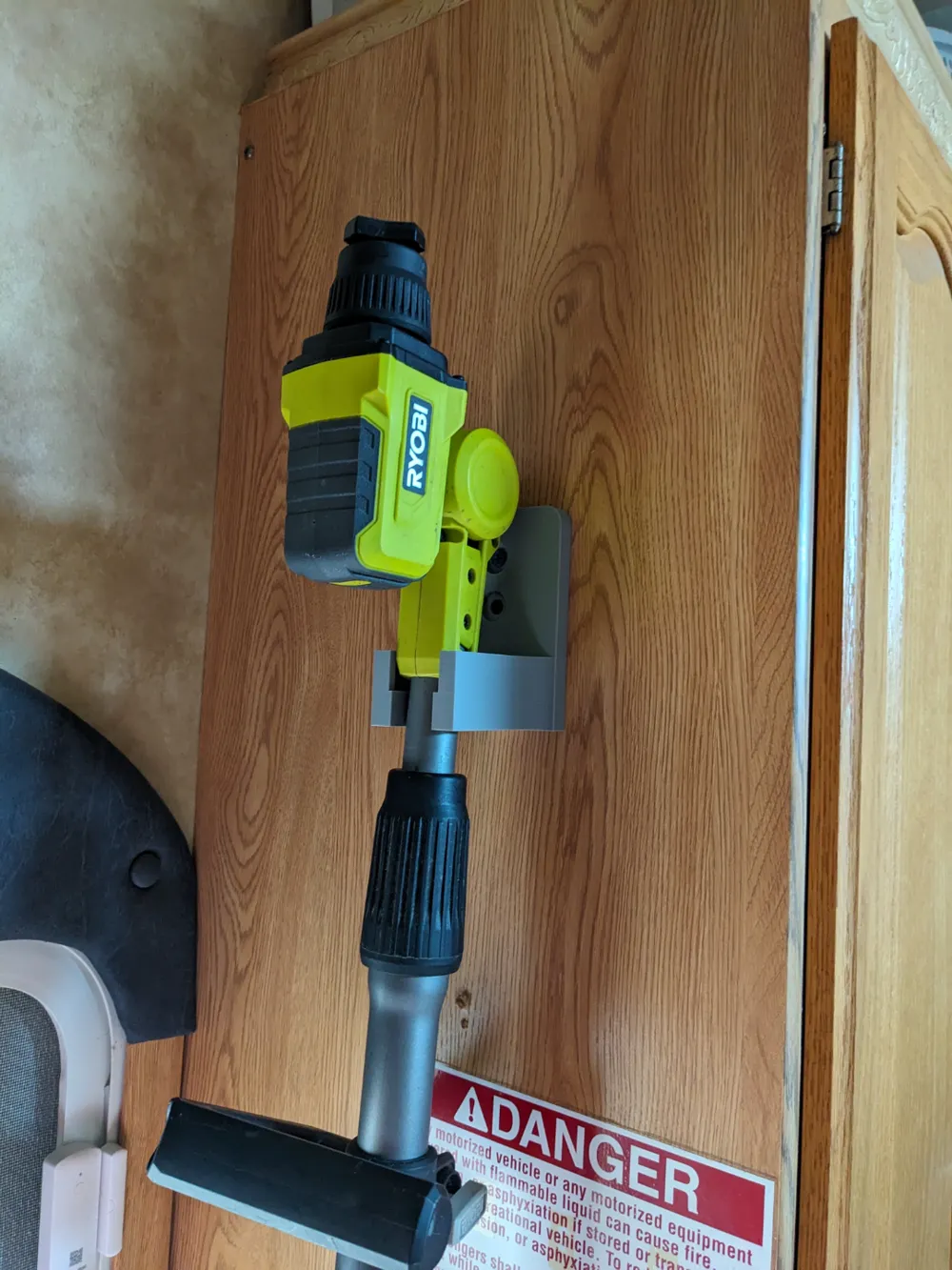 18v Ryobi ONE+ scrubber wall mount by stubones99 - MakerWorld