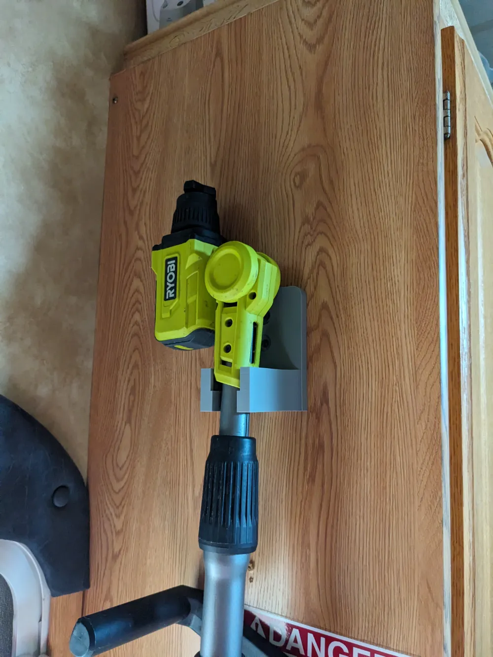 18v Ryobi ONE+ scrubber wall mount by stubones99 - MakerWorld