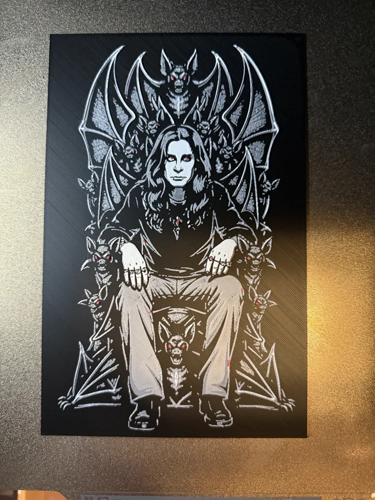 Ozzy Osbourne Sedia Pipistrello Seduto Principe delle Tenebre da Viola's HueForge MakerWorld ...