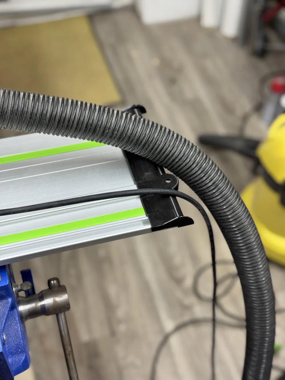 Deflector for Festool guide rail - Free 3D Print Model - MakerWorld