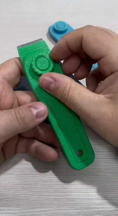 Scraper & Box Opener V2 (three positions) by Mc2.project3D MakerWorld ...