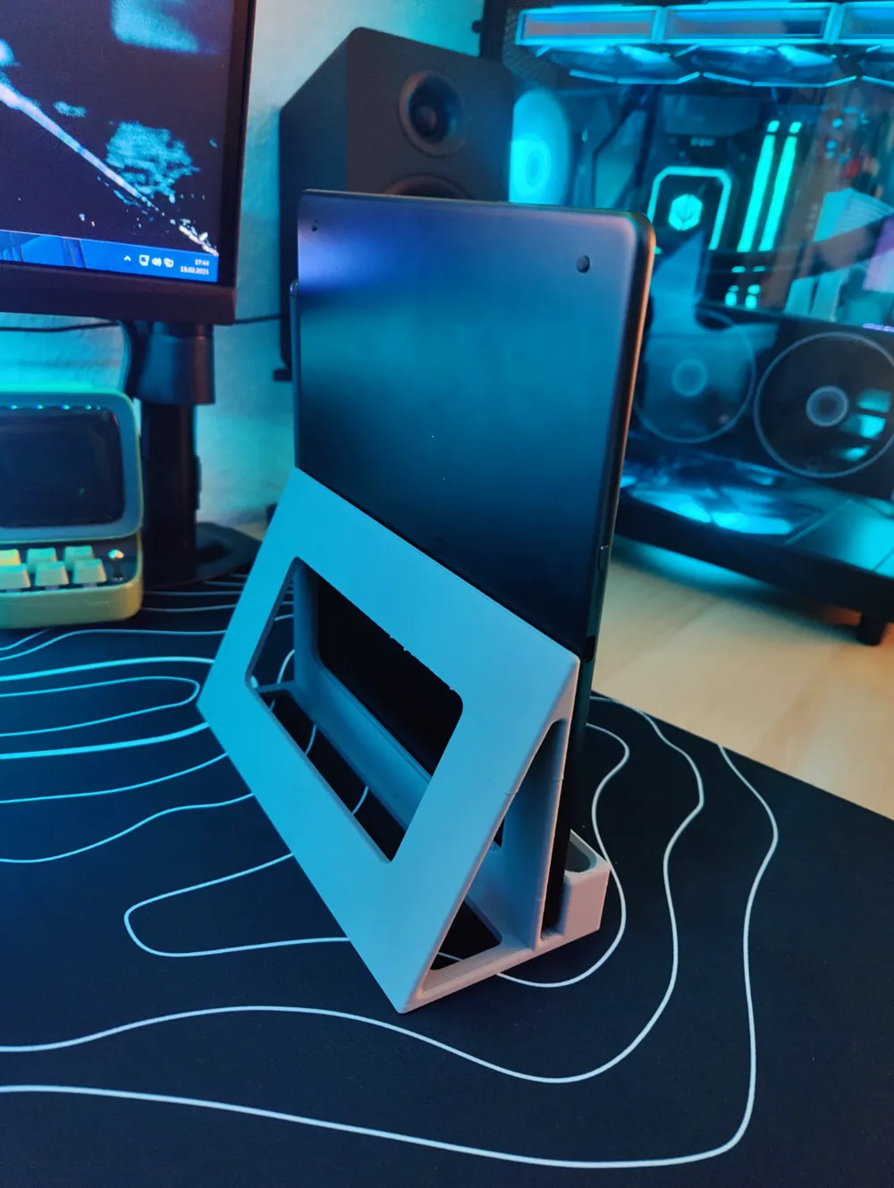 Kindle Scribe stand by Julian Staack - MakerWorld