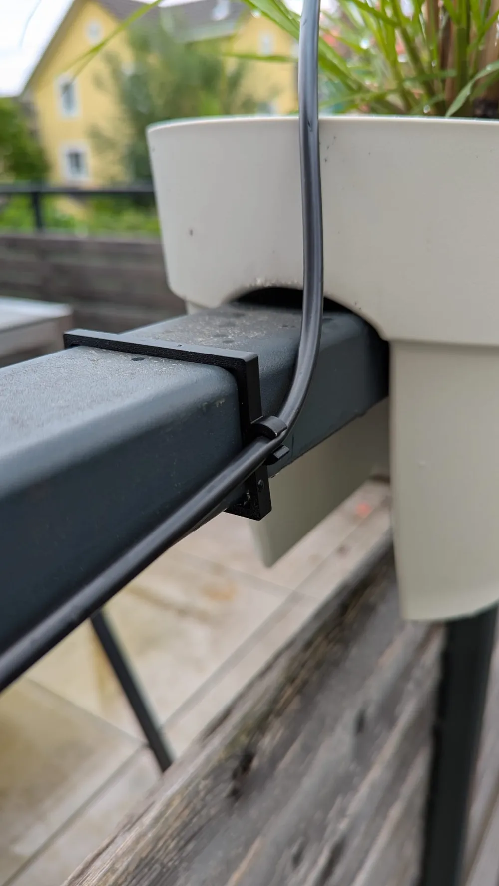 Micro-goutte à goutte Gardena Clip pour balustrade de balcon et pots par user_774592932 ...