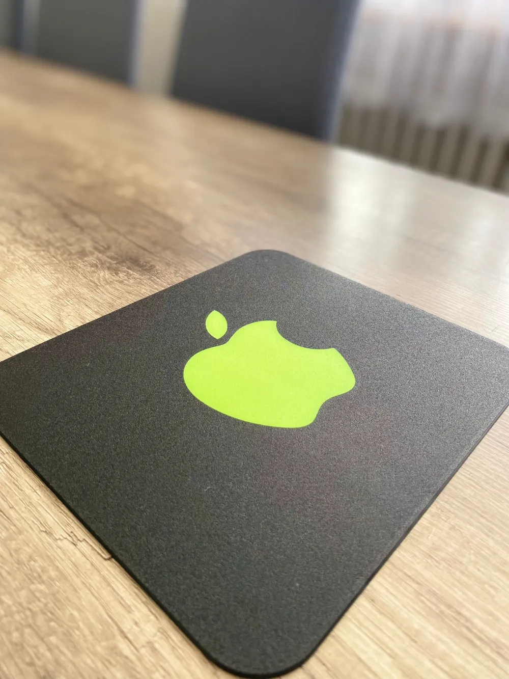 Mouse Pad Apple by gogo3D - MakerWorld