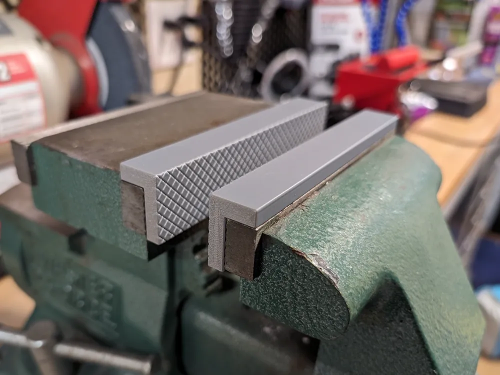 Magnetic Bench Vise Soft Jaws - Parametric by eclien - MakerWorld
