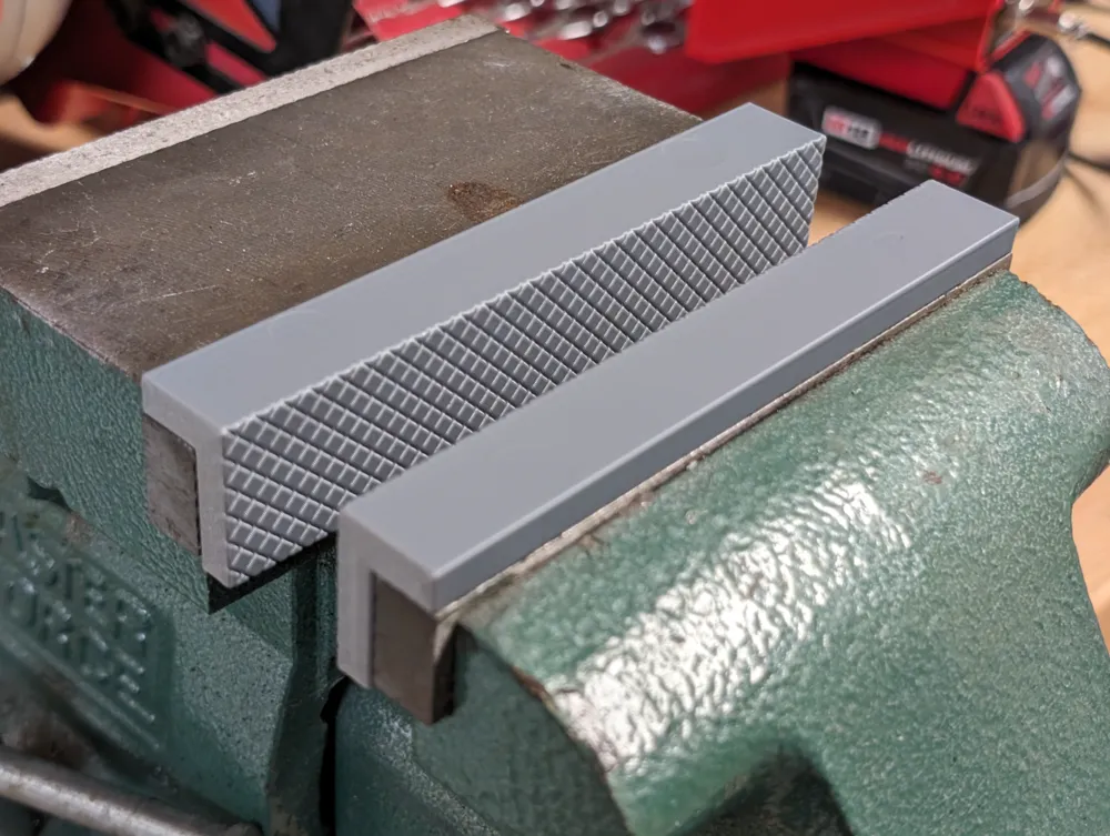 Magnetic Bench Vise Soft Jaws - Parametric by eclien - MakerWorld