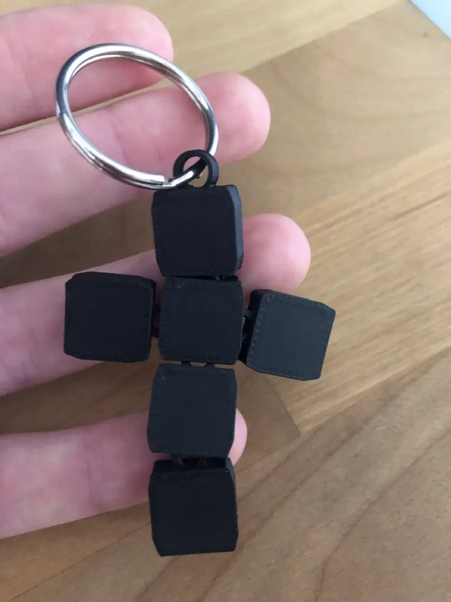 Articulated Cross Keychain - Free 3D Print Model - MakerWorld