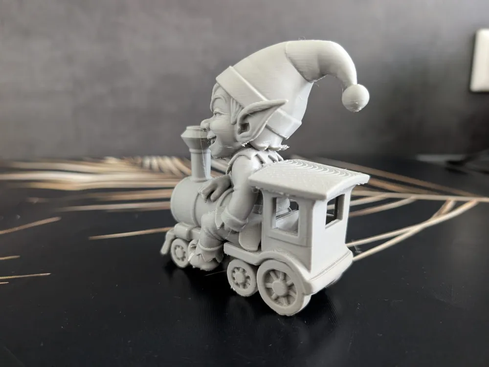 Elf on christmas train - Free 3D Print Model - MakerWorld