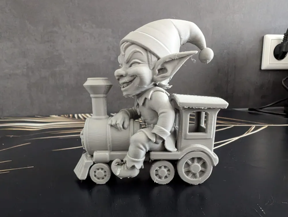 Elf on christmas train - Free 3D Print Model - MakerWorld