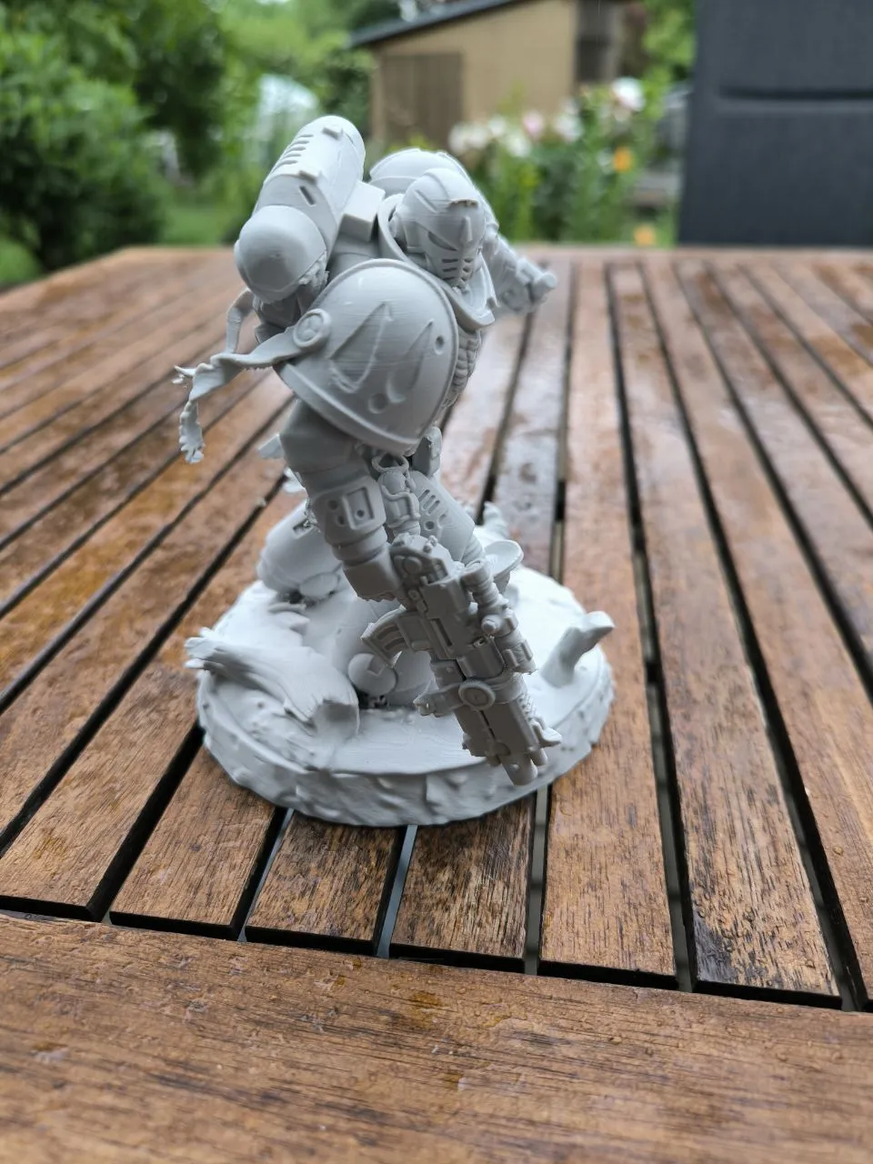 BLOOD ANGELS SERGEANT( war hammer 40) - Free 3D Print Model - MakerWorld