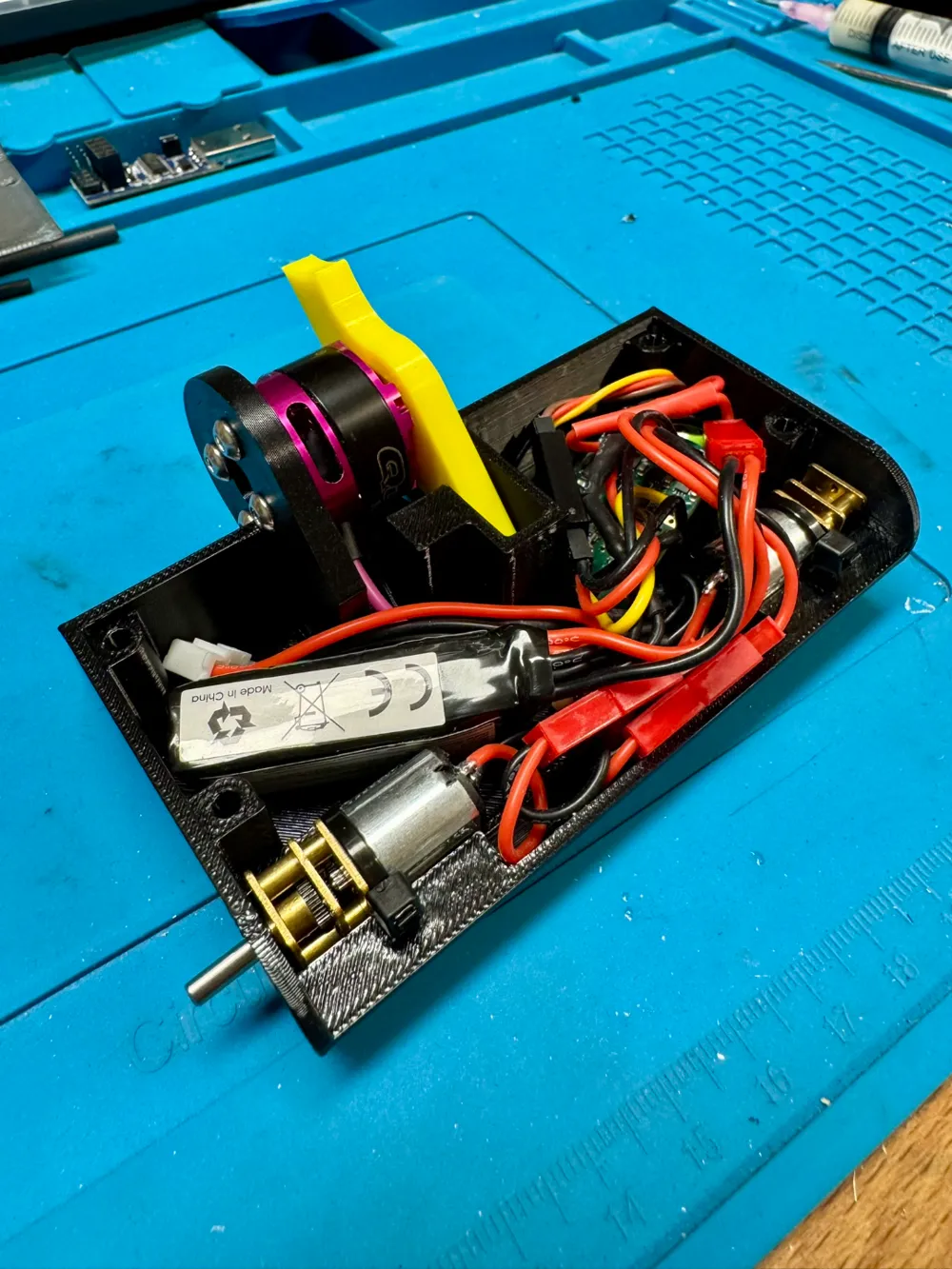 Vertical Spinner Battlebot - Antweight (150 g) Remixed by TheBlackfish ...