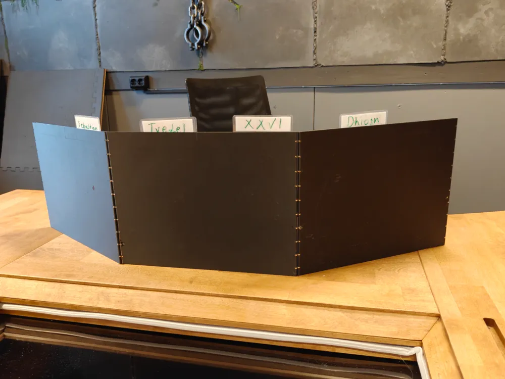 Magnetic DM / GM Screen with initiative trackers - Free 3D Print Model ...