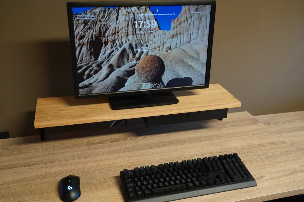 Space saving monitor riser with optional drawers by BartBE - MakerWorld