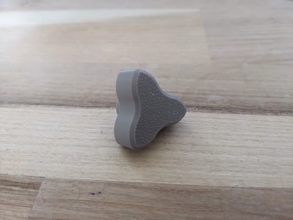Metric Triangle Knobs with Threaded Hole by Tycho Design - MakerWorld