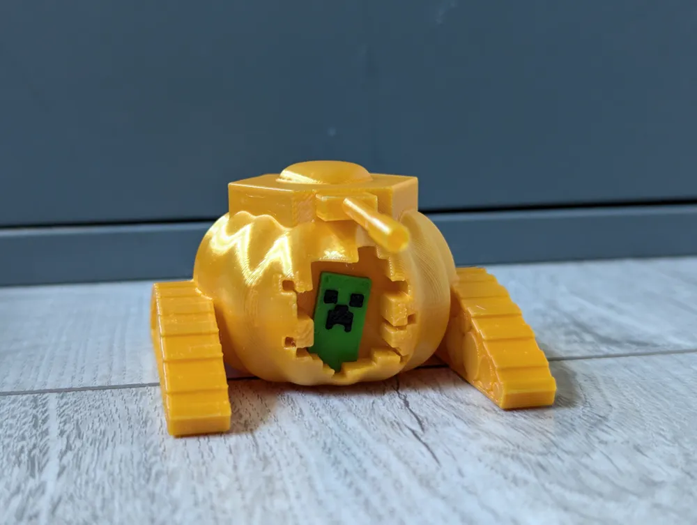 Minecraft "Creeper Pumpkin Tank by DelPrints - MakerWorld