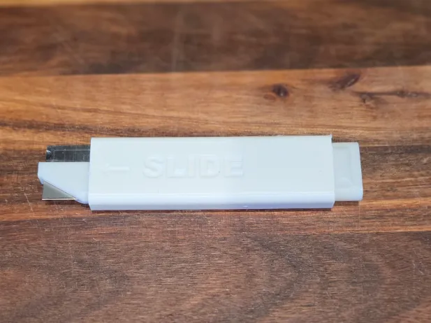Box Cutter (Single-Edge Razor Blade) - Free 3D Print Model - MakerWorld