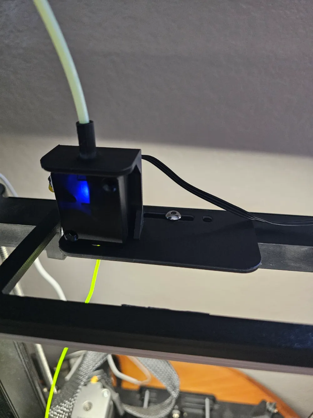 Top Mount filament sensor mount with PTFE tube. by Chette Boardman ...