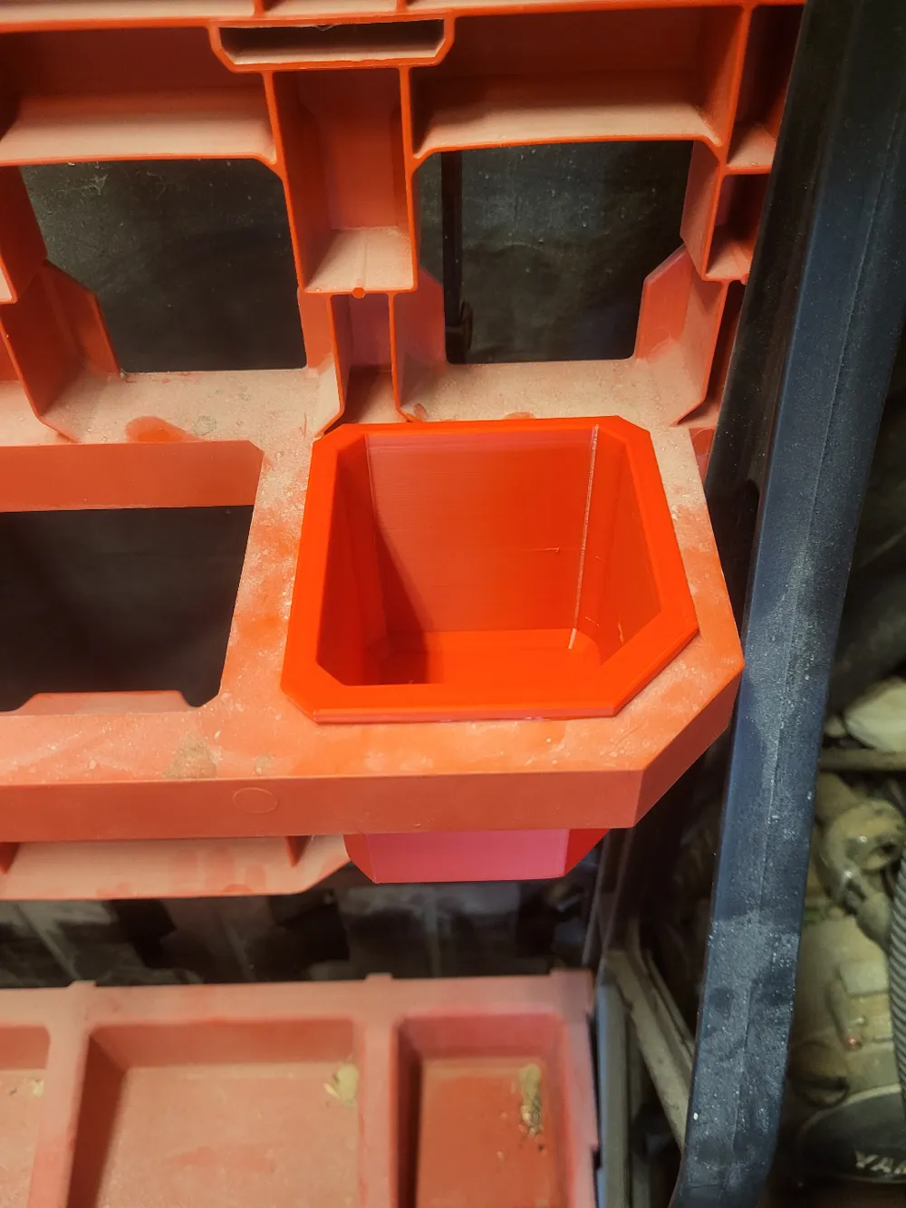 Milwaukee 2 wheeled cart corner bins by Milwaukee Dave - MakerWorld