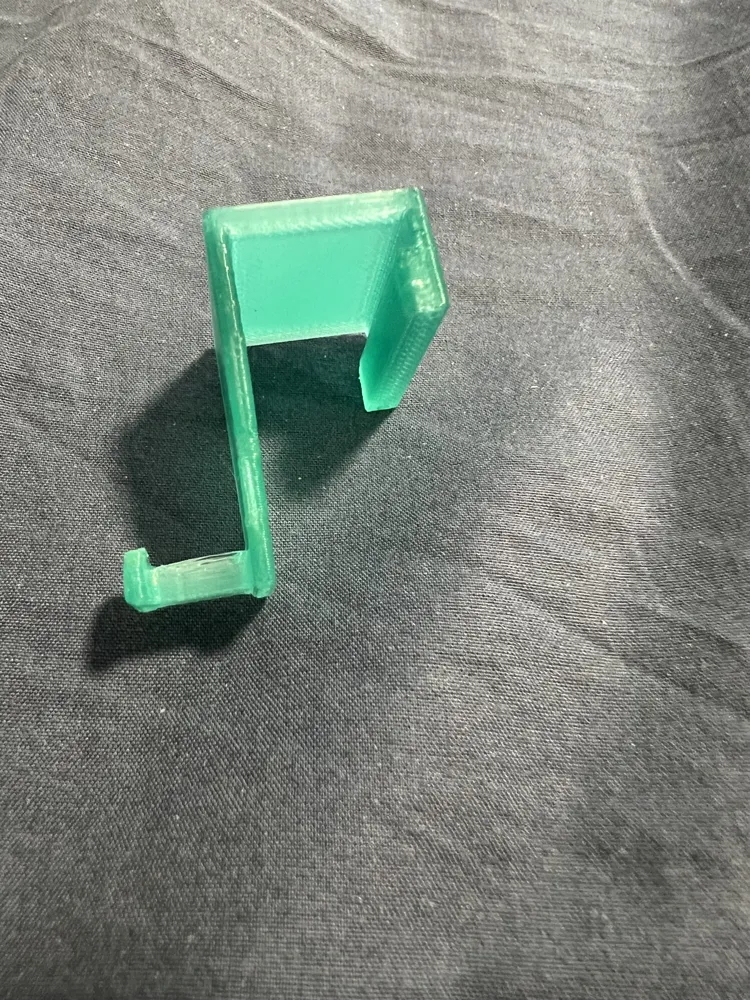 Flip chart paper hanging clip by Goodwill MakerWorld: Download Free 3D ...