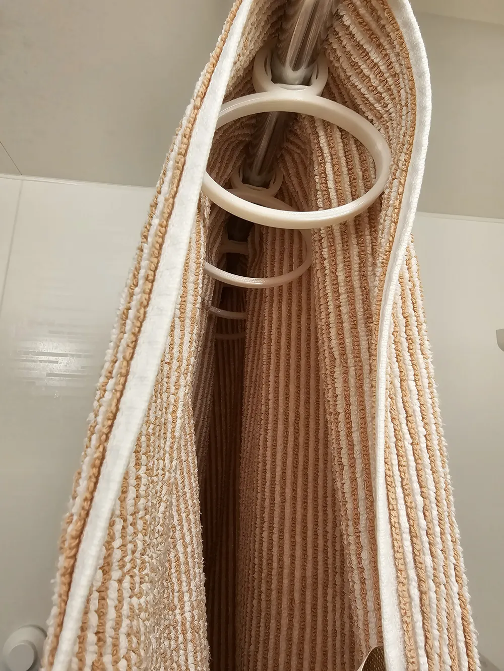 Towel spacer for Japanese bathroom rails - Free 3D Print Model - MakerWorld
