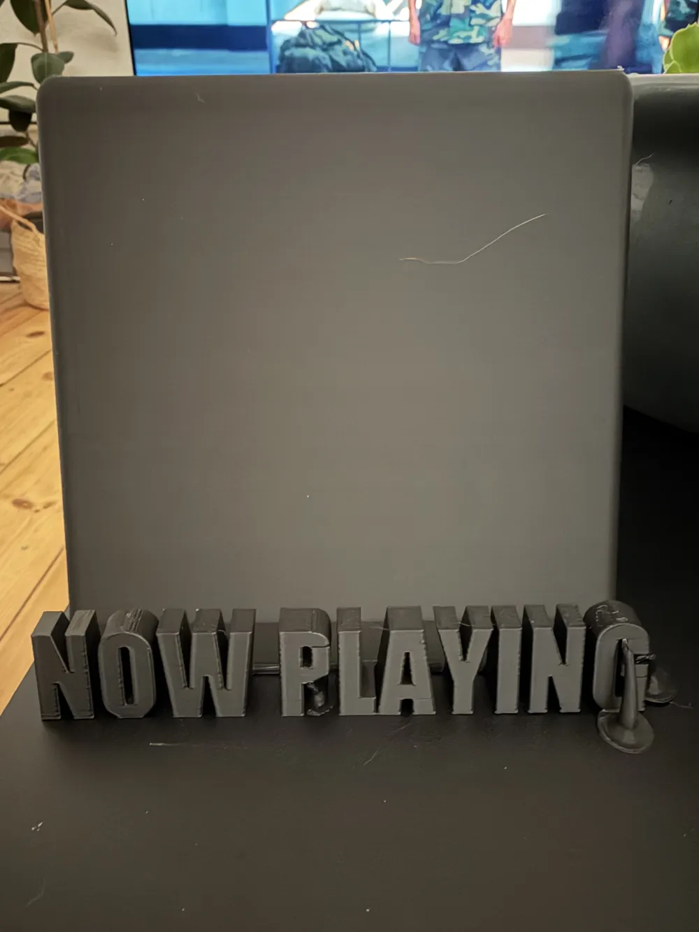 Now Playing: super stable vinyl holder by MuffyOne MakerWorld: Download ...