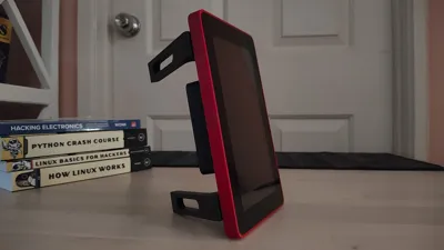 Desktop Case for Raspberry Pi 7" Touch Display 2 by CreationThroughChaos MakerWorld: Download ...