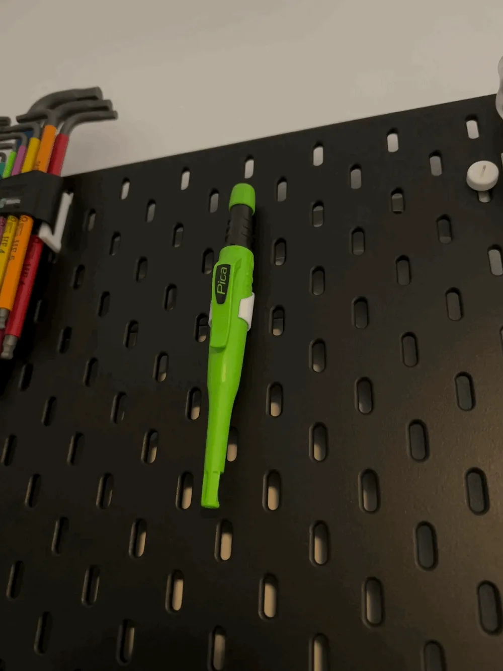 Skadis Pica-Pen and Sharpie holder by GHPM DESIGN - MakerWorld