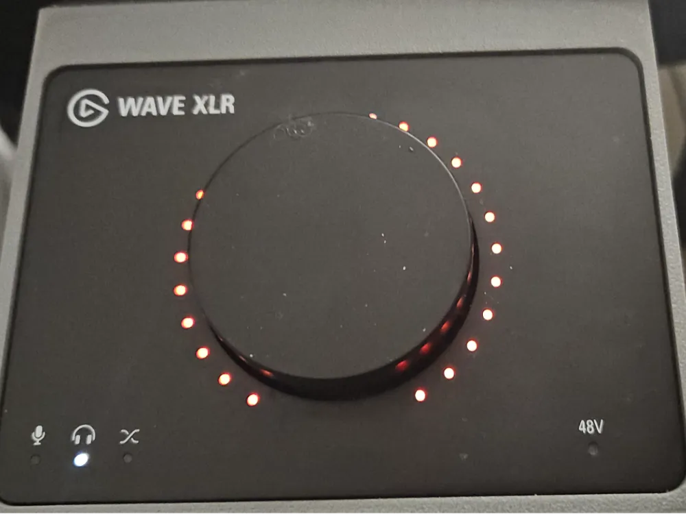 Elgato Stream Deck MK2 / Wave XLR Mount. by BrokeBoyPrints - MakerWorld