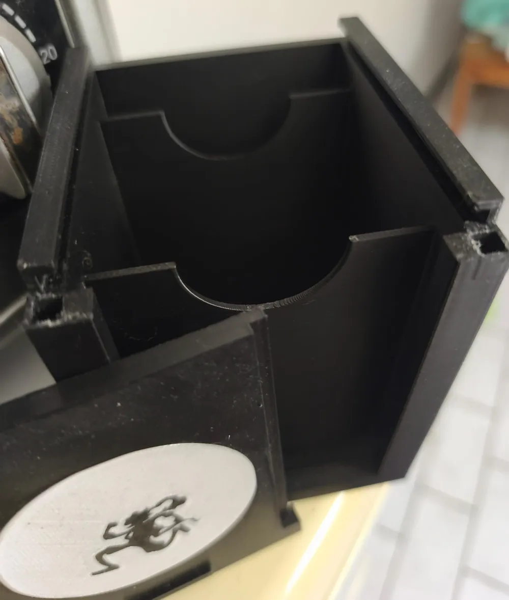 One-piece Deck Holder with Dual-color Cover - Free 3D Print Model ...