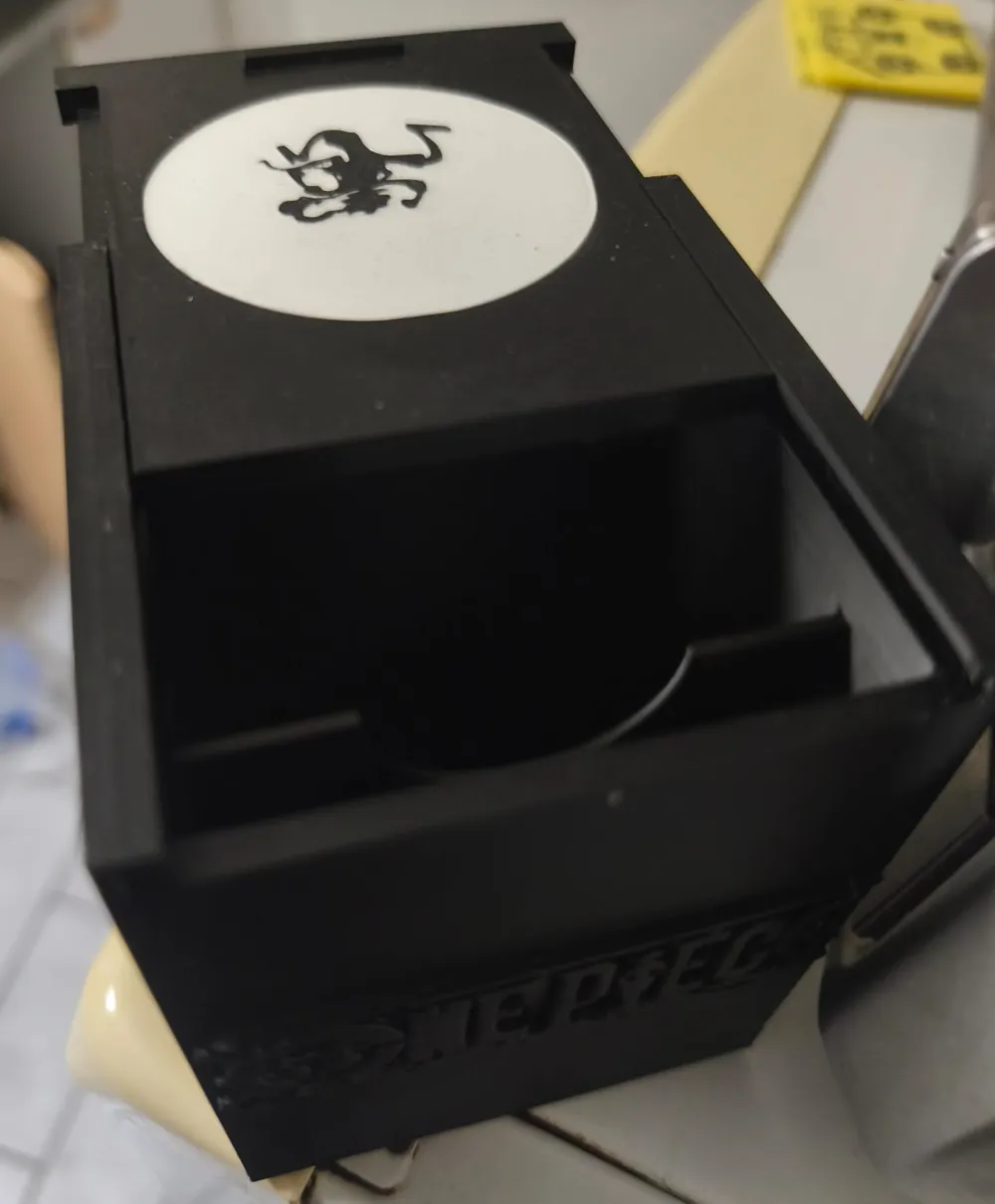 One-piece Deck Holder with Dual-color Cover - Free 3D Print Model ...