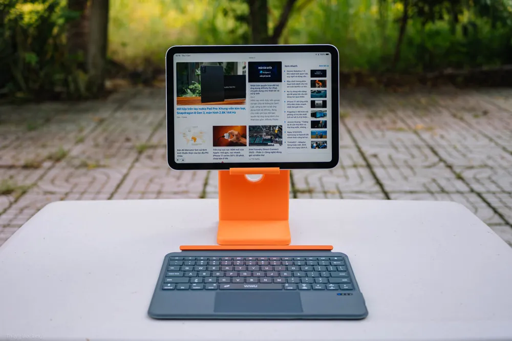 iPad Stand (Studio Display style) by Mate MakerWorld: Download Free 3D ...