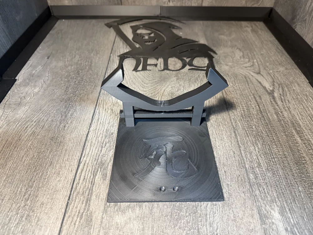 Samurai Skull Airbrush Stand/Cleaning Pot by NFDY Designs MakerWorld ...