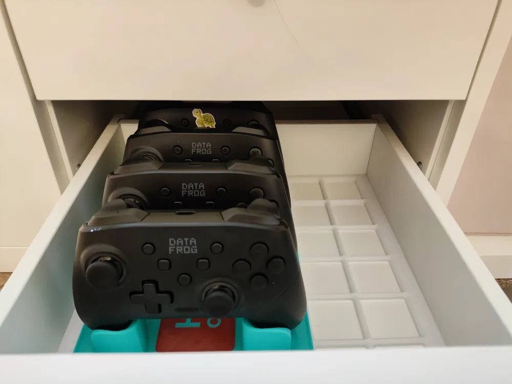 Compact Gridfinity Switch Pro Controller Stand Remixed by ChuckC MakerWorld: Download Free 3D Models