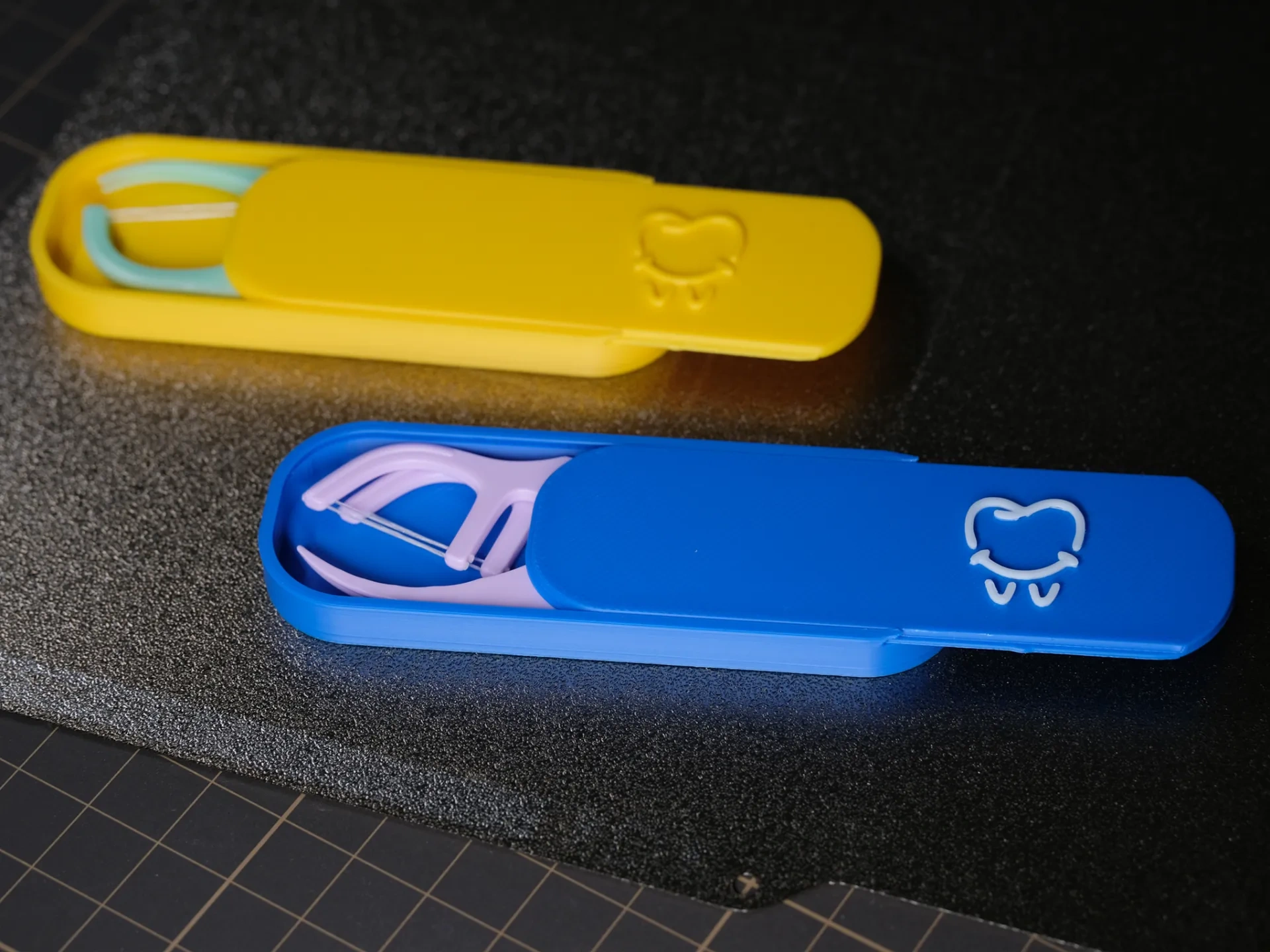 Ultra-Portable Mini Floss Case for Daily Use (Sliding Lid with Lock) by ...