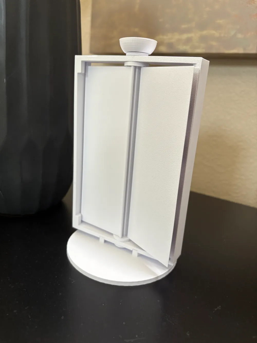 Rotating Photo Booth Picture Display by Schooo - MakerWorld