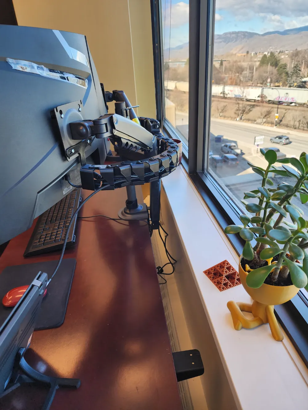 Drag chain Cable Organizer For Monitor Risers - Free 3D Print Model ...