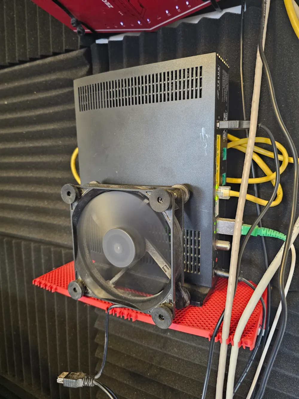 Vented Modem & Router Shelf - Lightweight by CryoSlang - MakerWorld