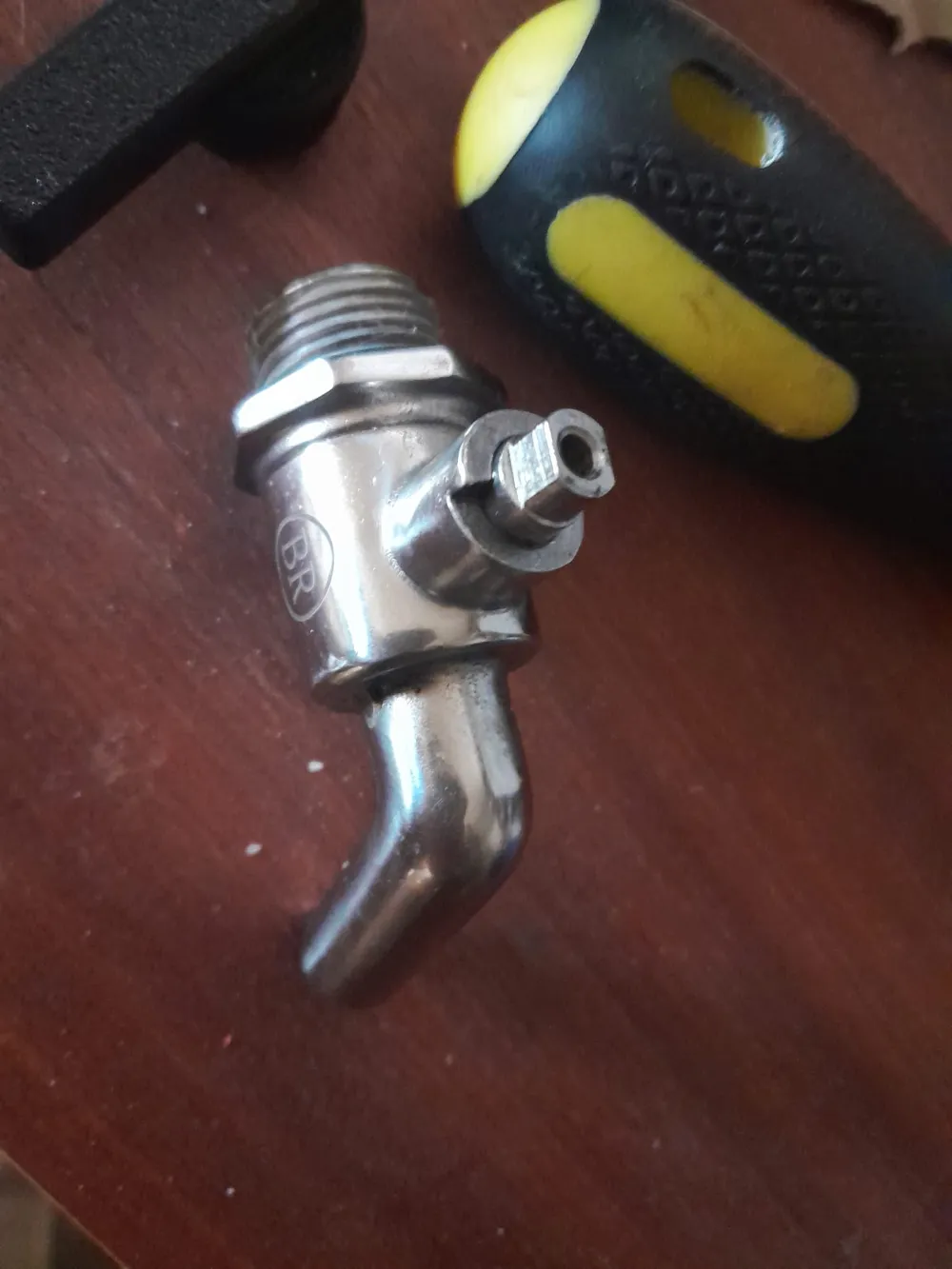 stainless steel tank faucet CAP - Free 3D Print Model - MakerWorld