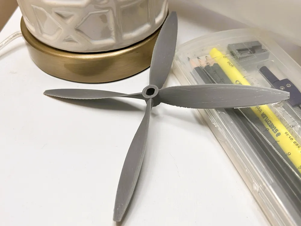 4-Blade RC plane propeller Remixed by connor - MakerWorld