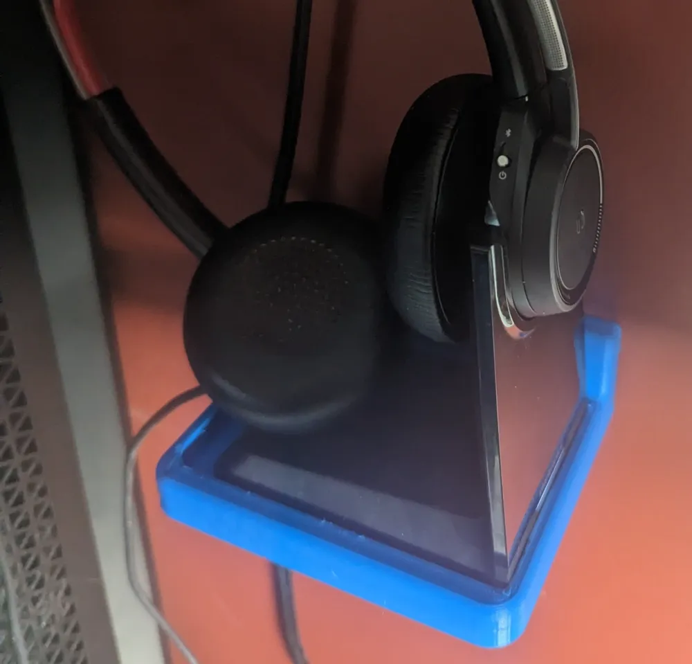 Plantronics Voyager Focus UC Charging Base Wall Mount by jcbbas ...