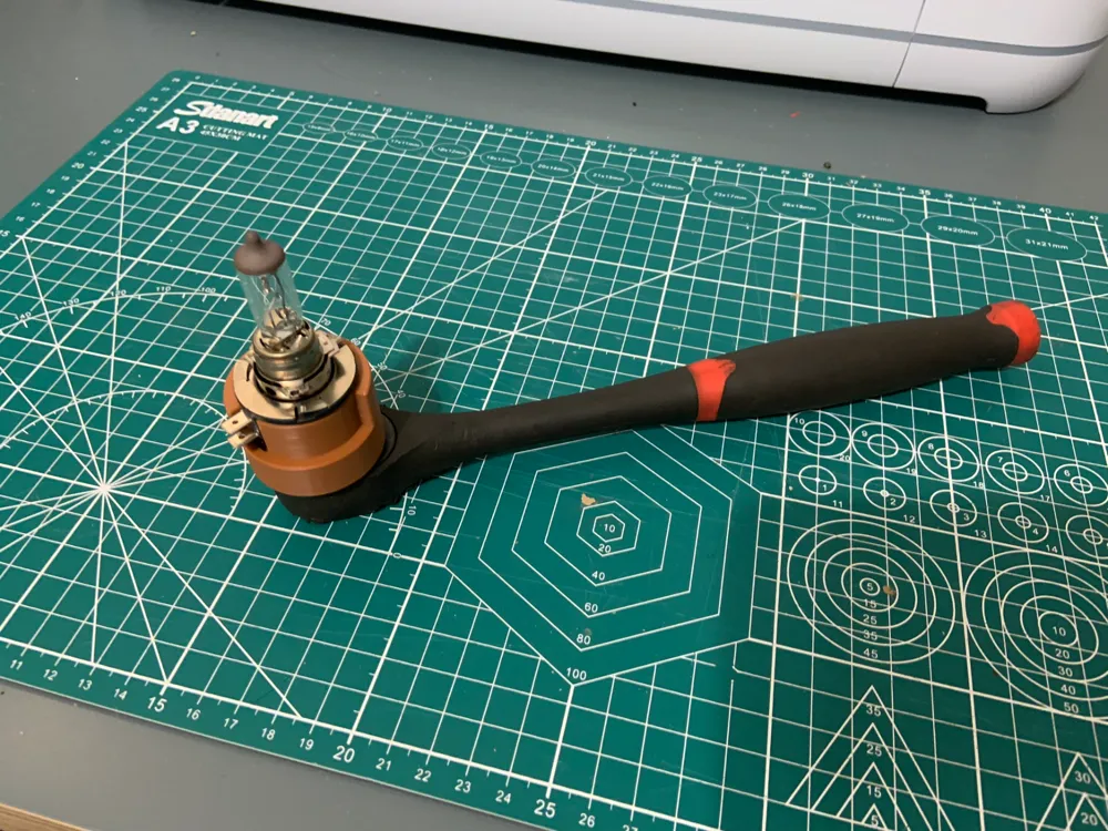 H11B Headlight bulb 3/8 socket for Veloster by Chickenbisket - MakerWorld