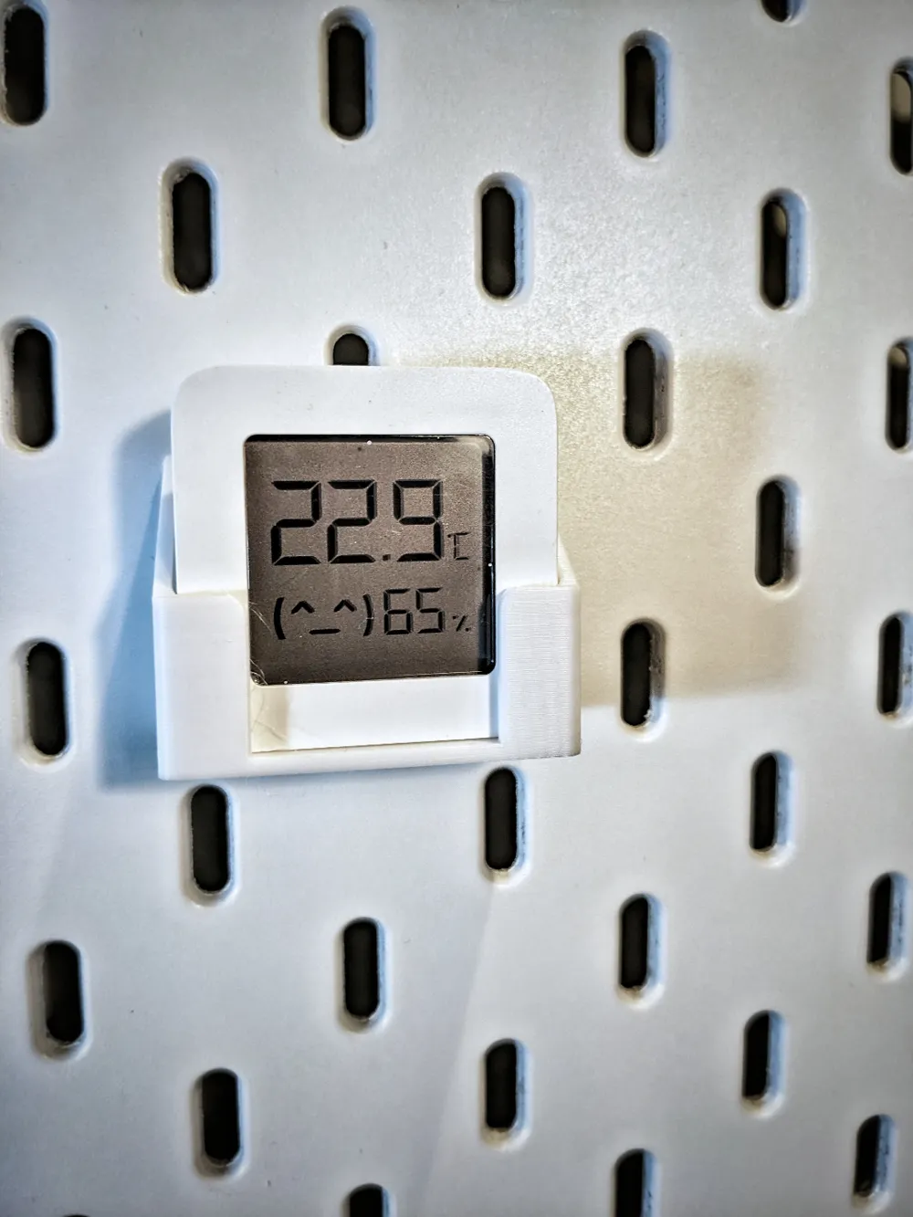 Xiaomi Mi temperature sensor holder - Ikea Skadis by zomb - MakerWorld